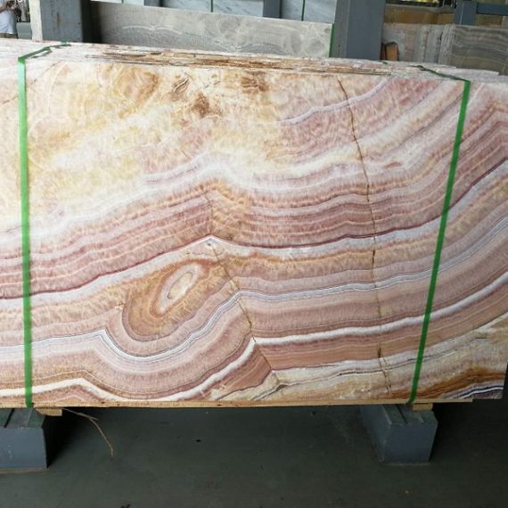 ONYX ARCO IRIS - Mineral Expertise